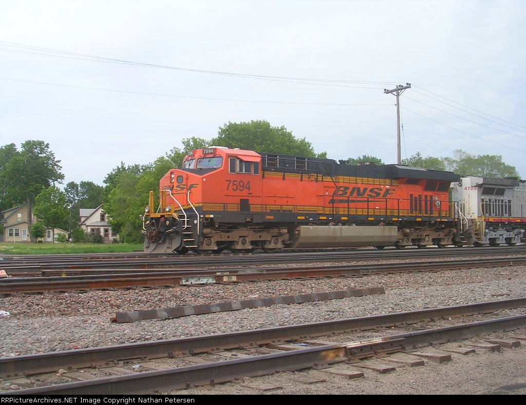 BNSF 7594